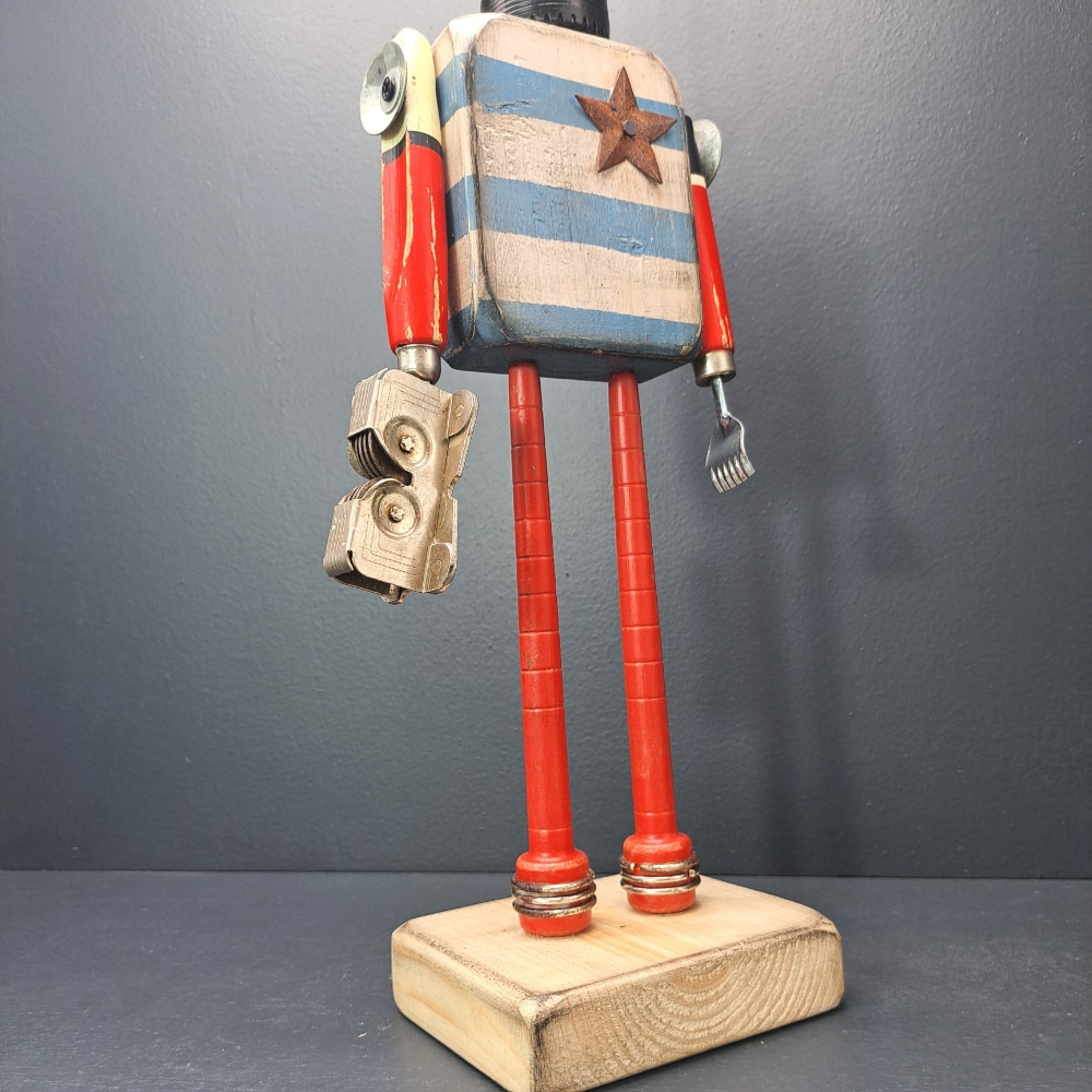 Tobias The Tall Extra Long Robot - Just Dandy