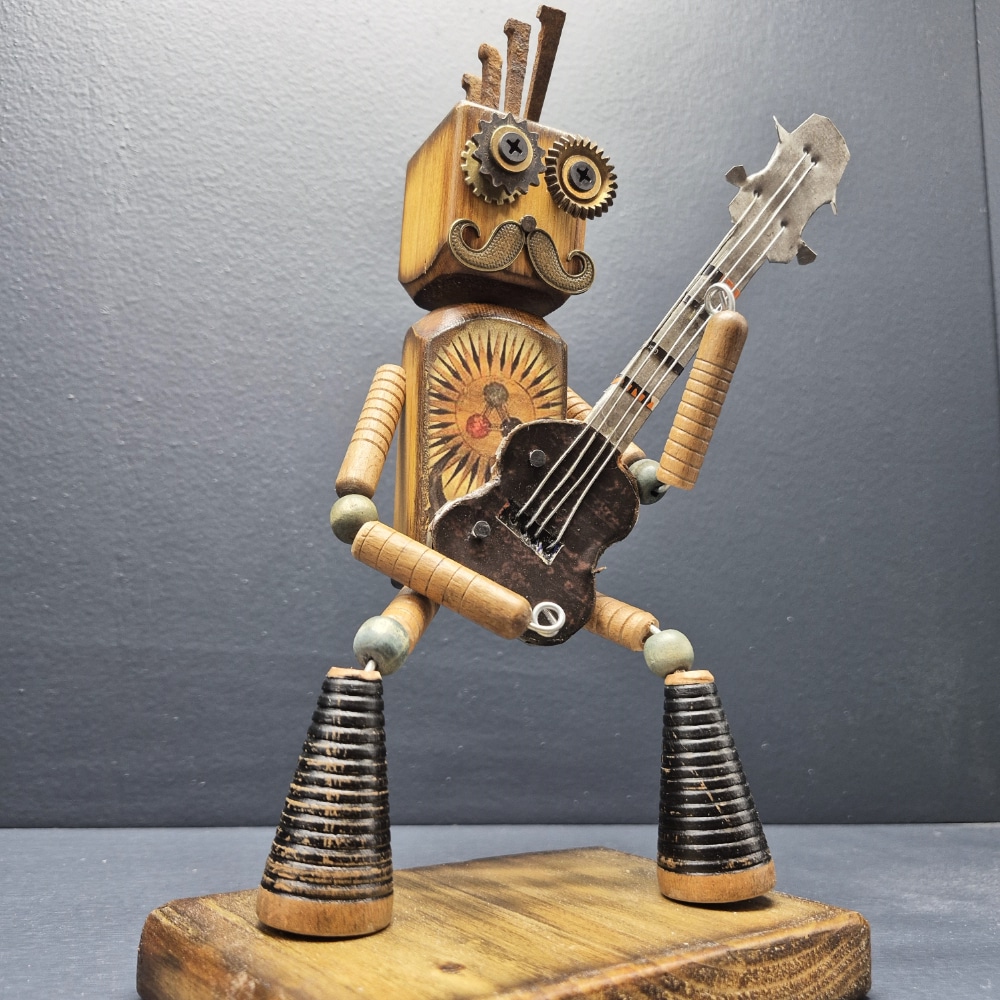 Steamy Stu Guitar Robot Medium - Just Dandy