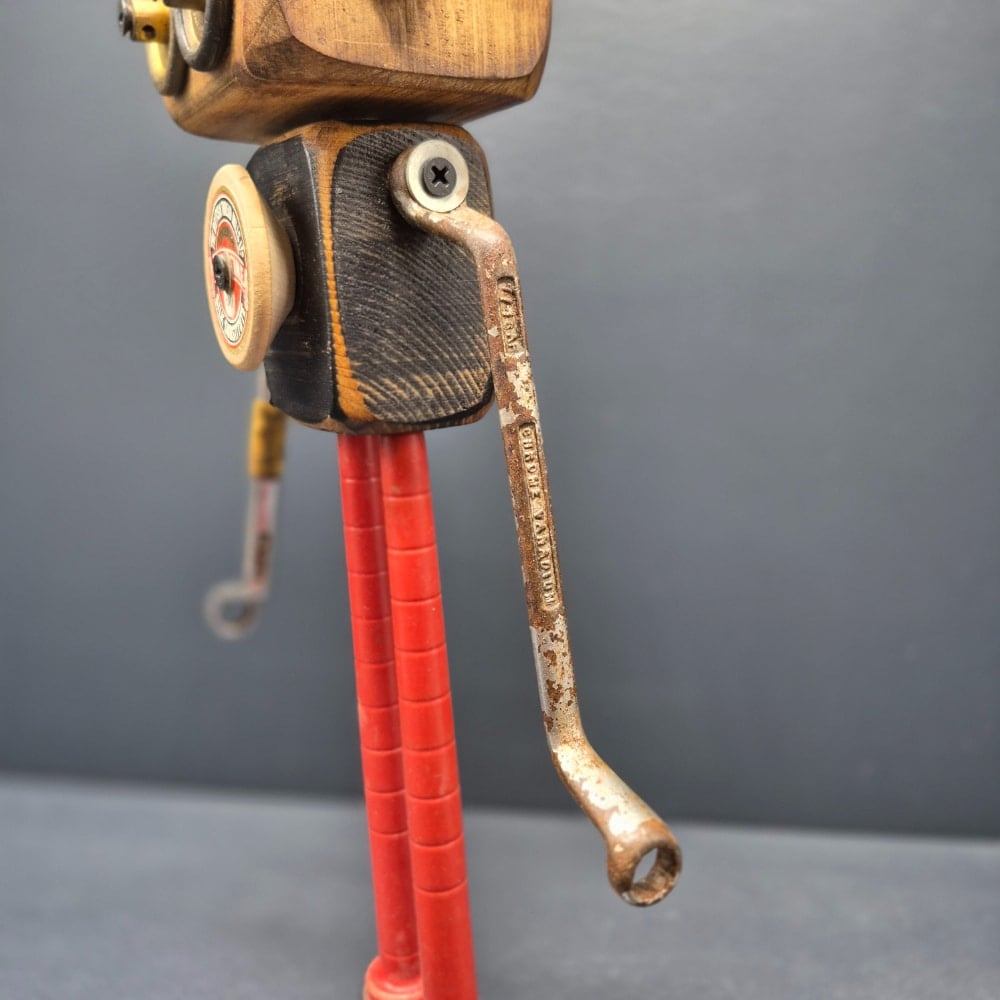 Lanky Larry Tall Robot - Just Dandy