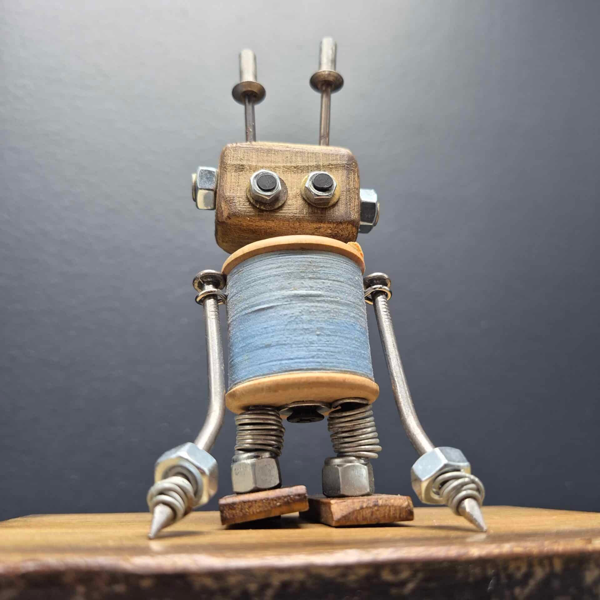 Phoebe The Thready Robot - Just Dandy